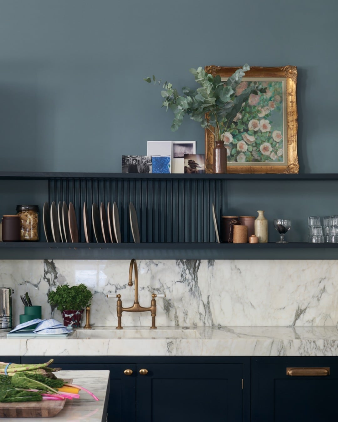 20+ Really Modern Painted Kitchen Cabinet Color Ideas That Are Super ...