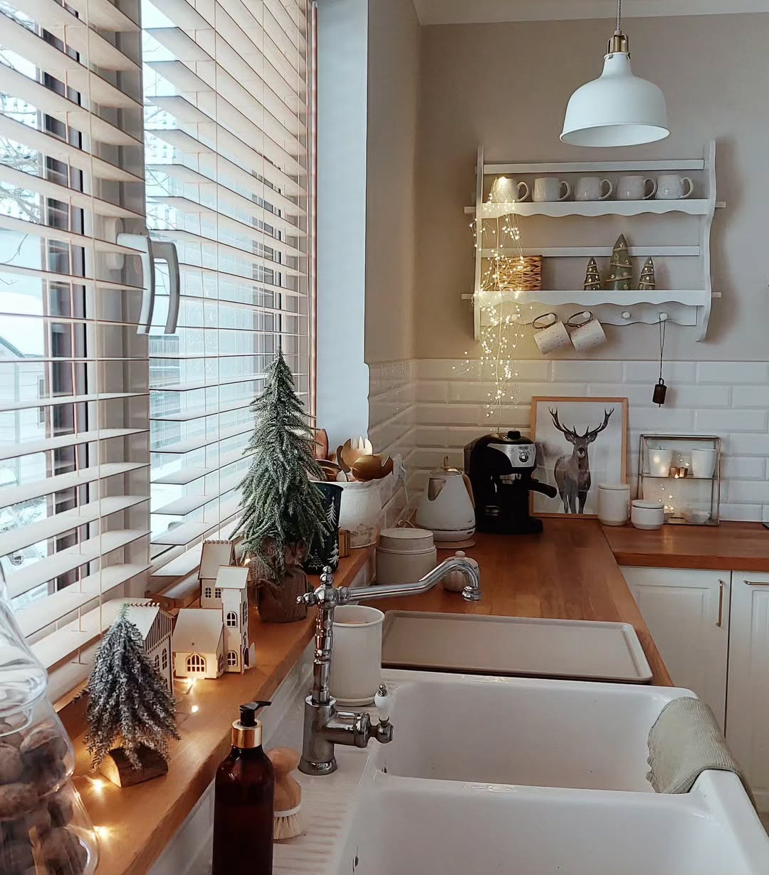 20 Over-the-Sink Kitchen Window Decor Ideas That Will Steal Your Heart ...